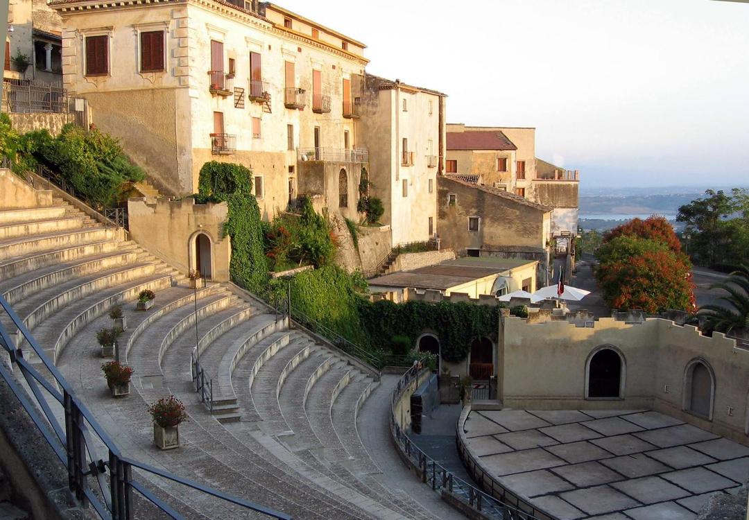 “Costantino Belluscio” Theatre M4XJ+76, Altomonte