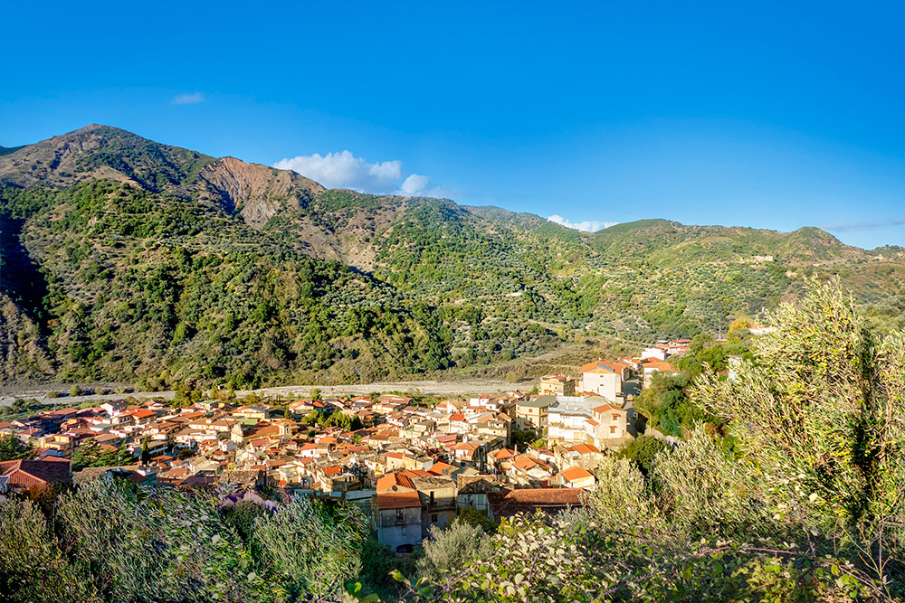 Alla scoperta di Bivongi, il “Borgo della Longevità” | Calabria ...